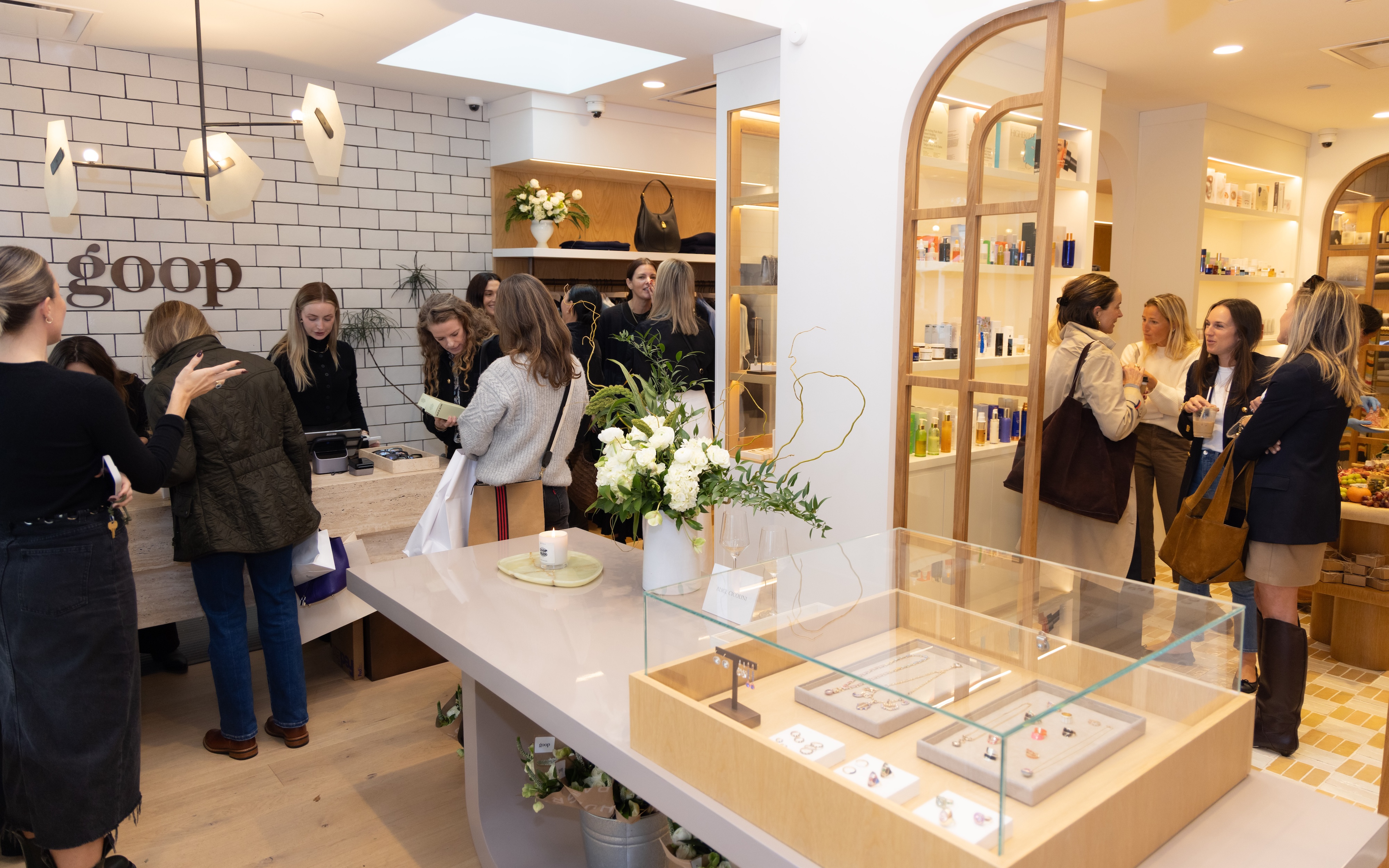 That Condé Mini-Mutiny, Goopapalooza & Gen Z Pajama Panic - Puck